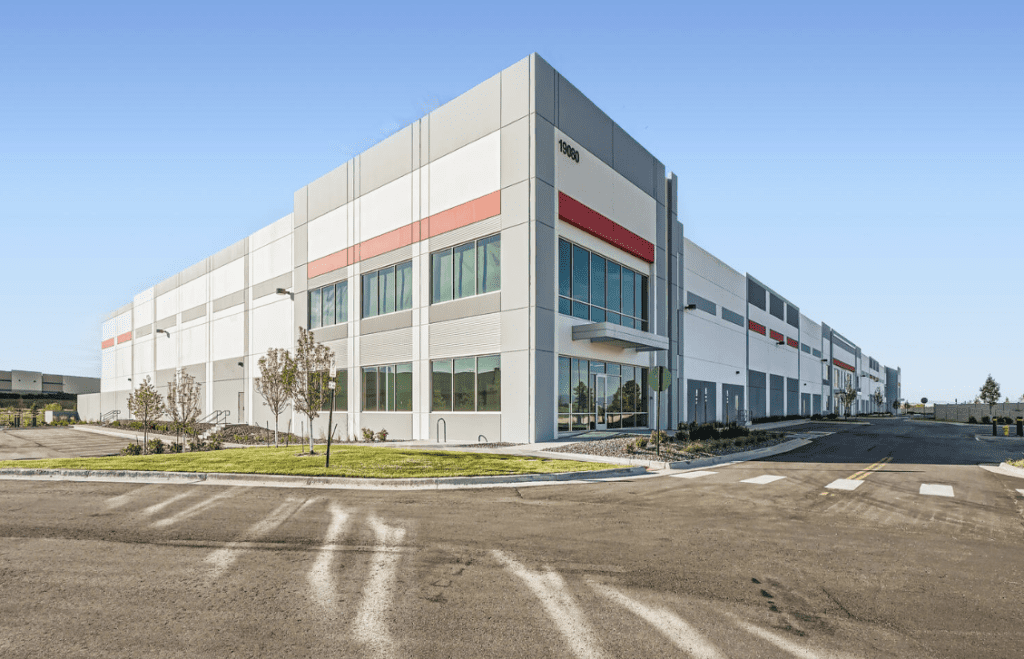 CBRE Secures Industrial Lease at Clarion Gateway 27 in Aurora - Mile ...